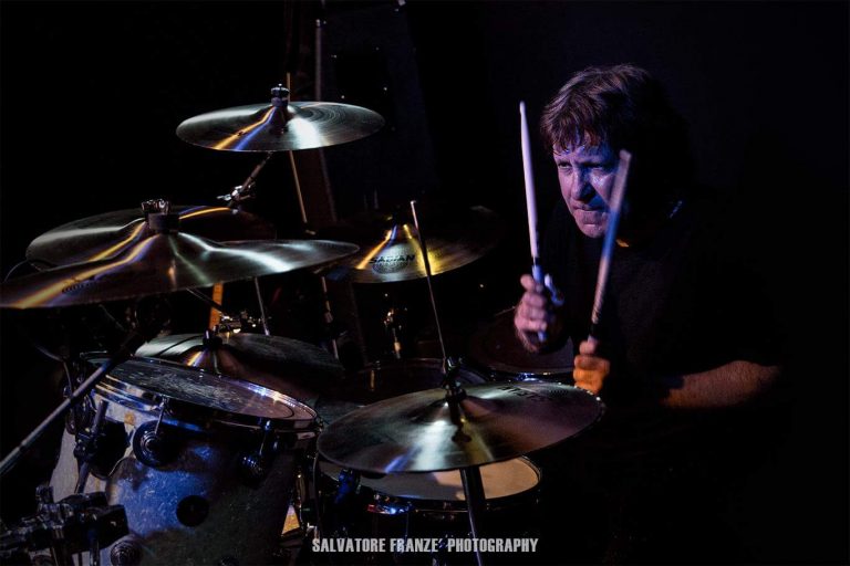 Simon Wright: "Fueron grandes años y muchas giras con AC/DC; siempre ...