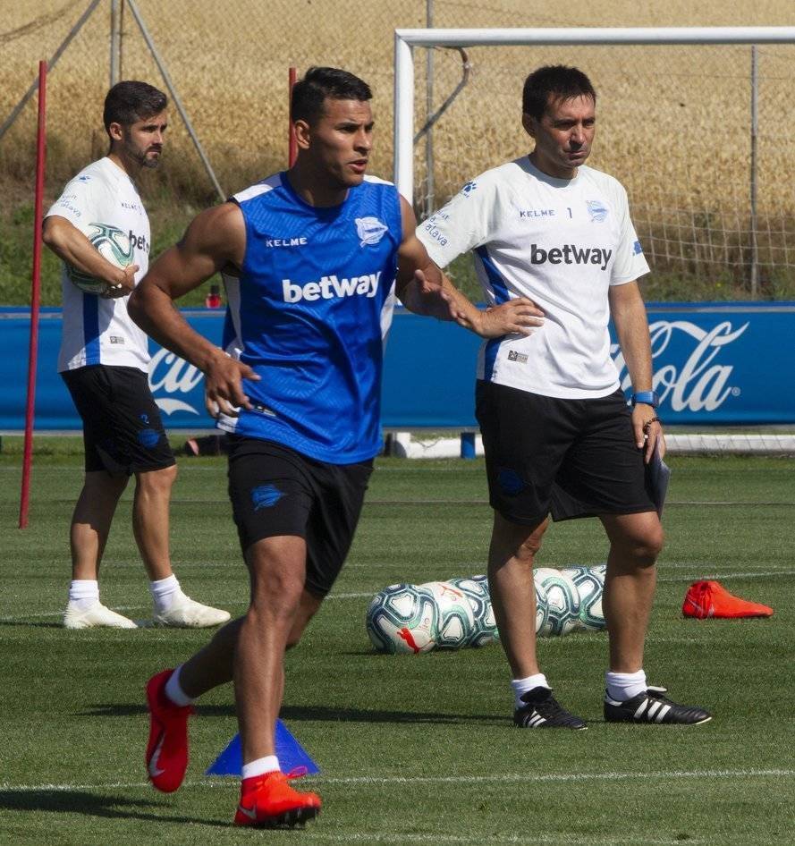 Acuerdo total con el delantero argentino Ramón Miérez