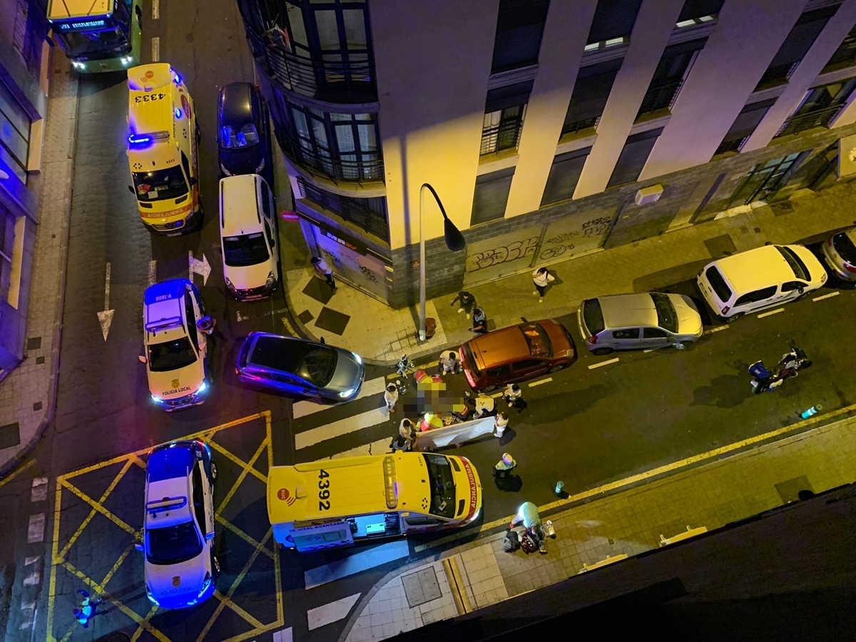 Asisten a una persona tras ser atropellada en Miraflores, en Santa Cruz