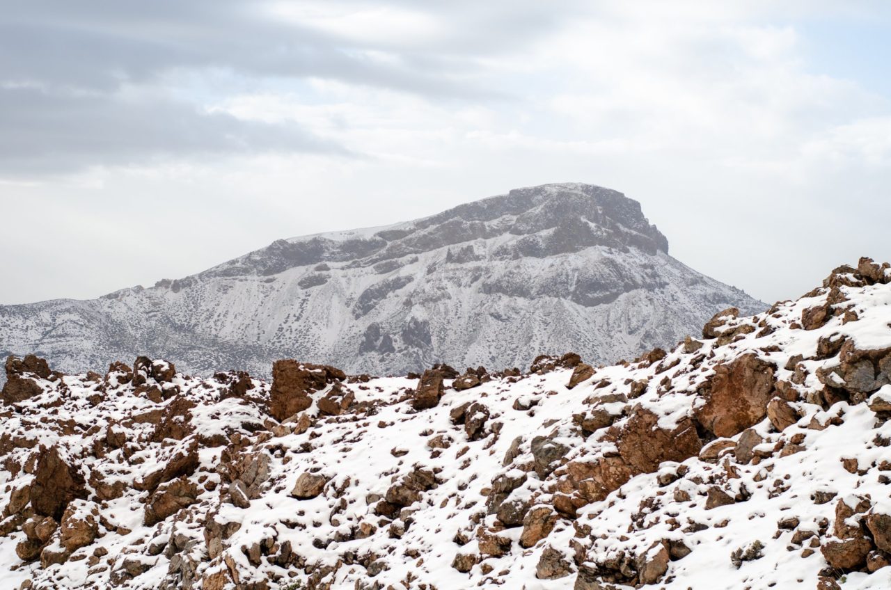 Rayos por La Palma, nieve en la cumbre y calima en descenso