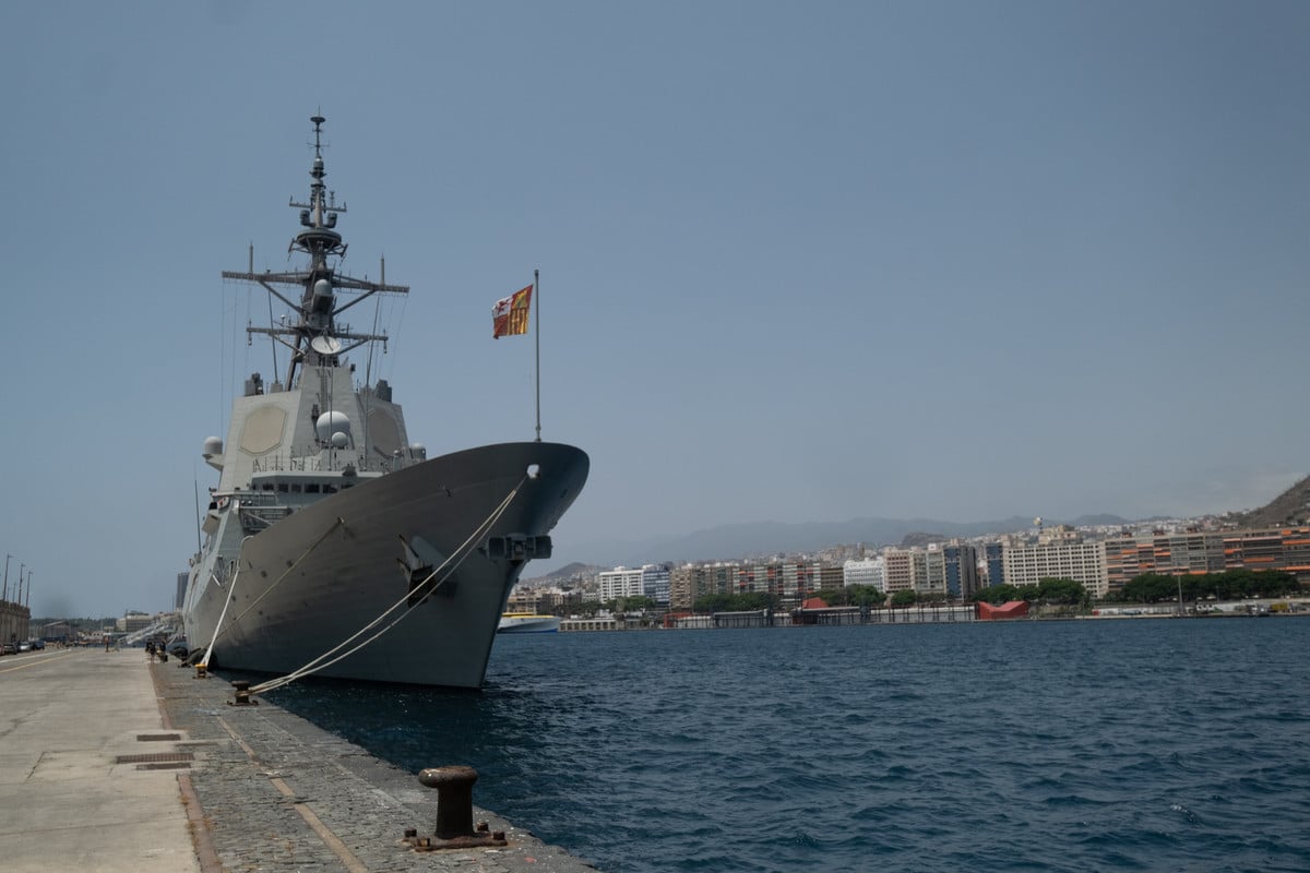 La Armada abre las puertas de sus fragatas a la ciudadanía en Tenerife ...