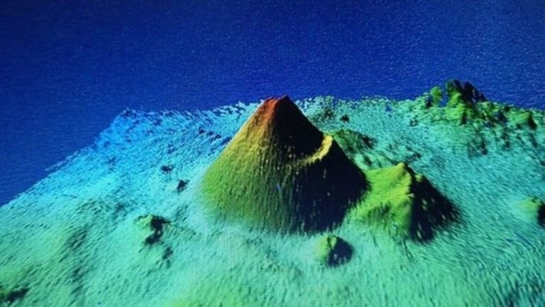 Así es el volcán de Enmedio que hace temblar a Tenerife y Gran Canaria