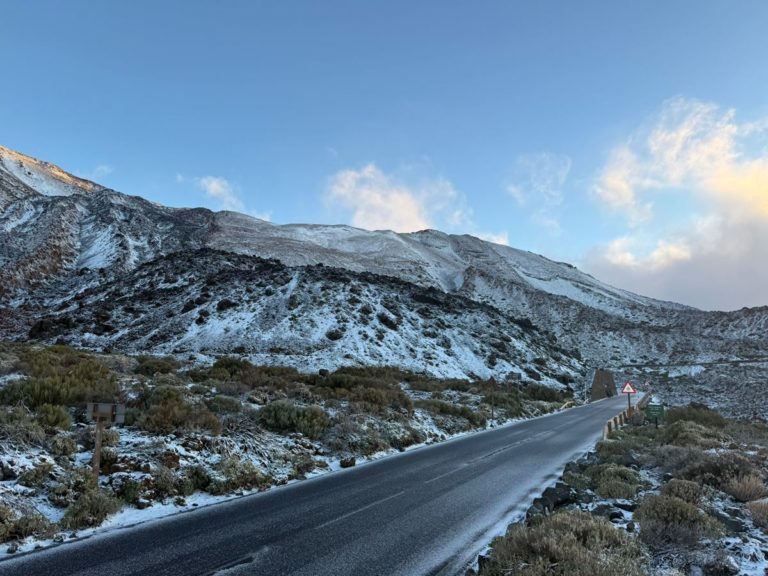 El Teide vuelve a abrir sus puertas: así están las carreteras tras el ...